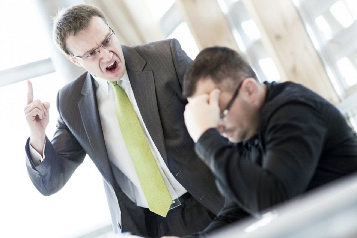 5 Signs Your Boss Is Bad For Your Health